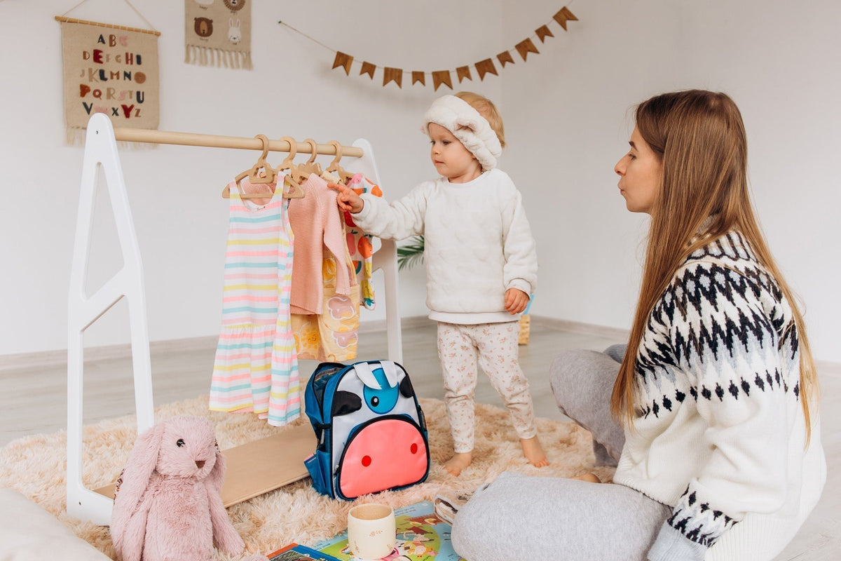 Montessori Dressing: How to Teach a Child to Dress Themselves ...